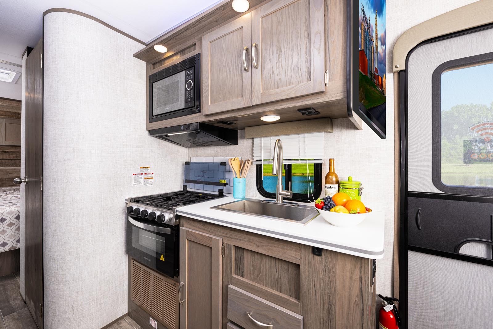 2022 Gulfstream Vista Cruiser 23RSS - Garvins RV And Adventures